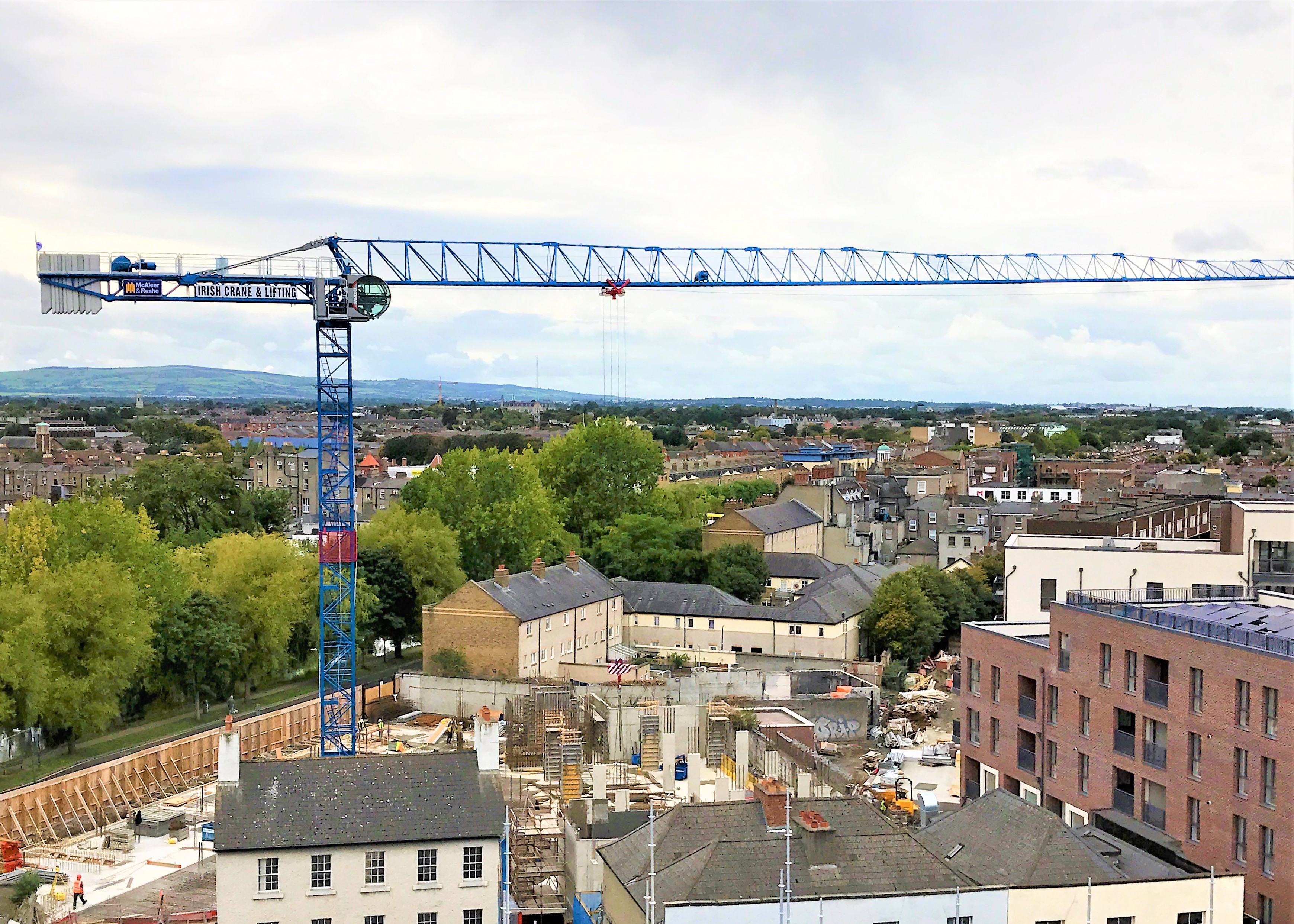 Irish Cranes erects new Raimondi MRT223 tower crane in Dublin - Raimondi