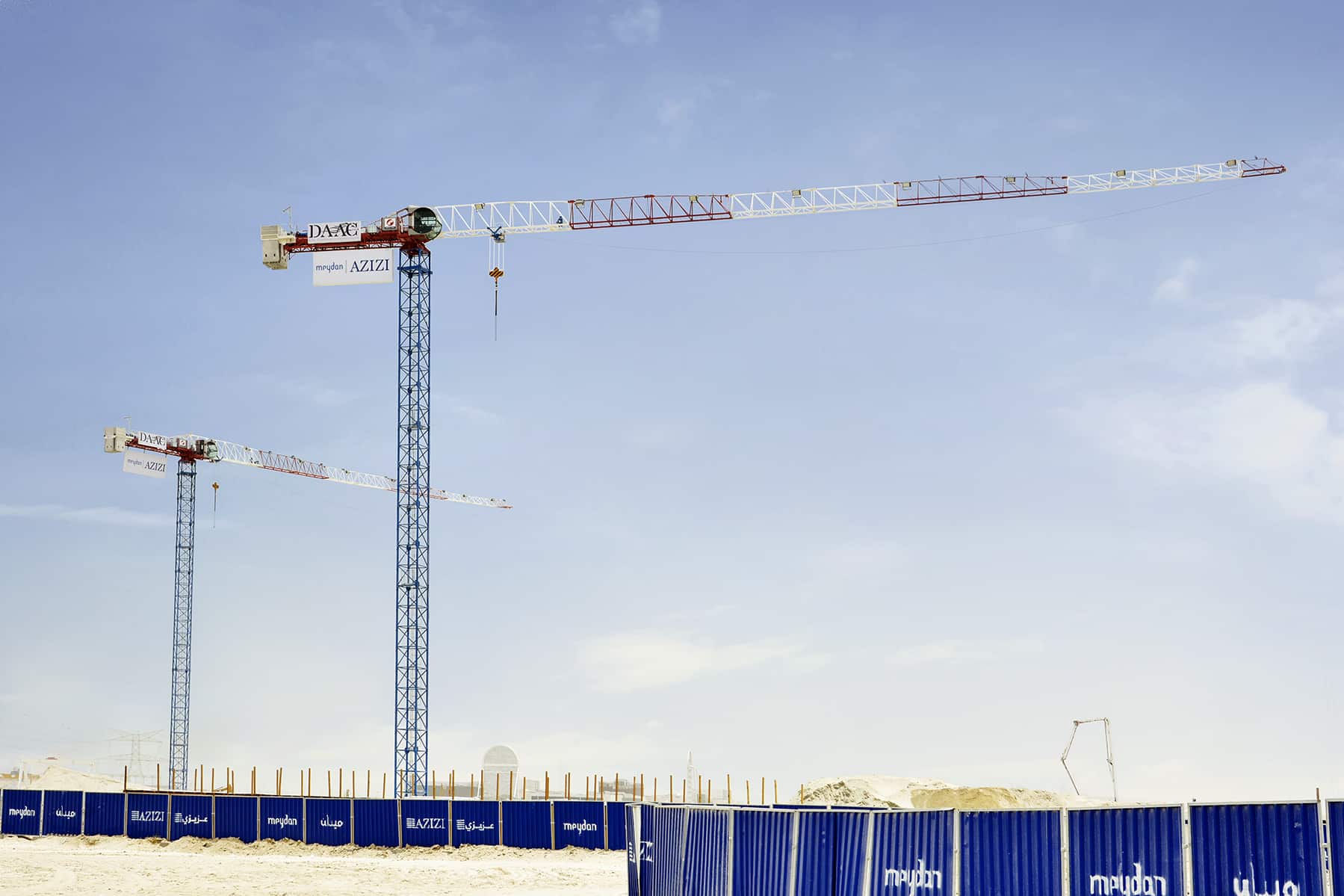 Gulf Construction: UAE contractor DAAC buys Raimondi tower cranes ...
