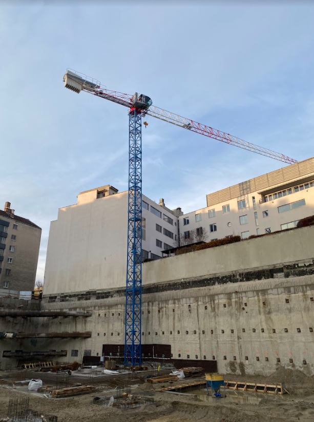 Raimondi MRT159 flattop tower crane at work in Budapest, Hungary - Raimondi